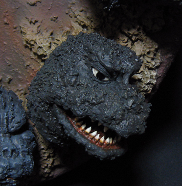 Godzilla (ゴジラ) Relief Clock – Ryu Oyama (大山竜) Archive